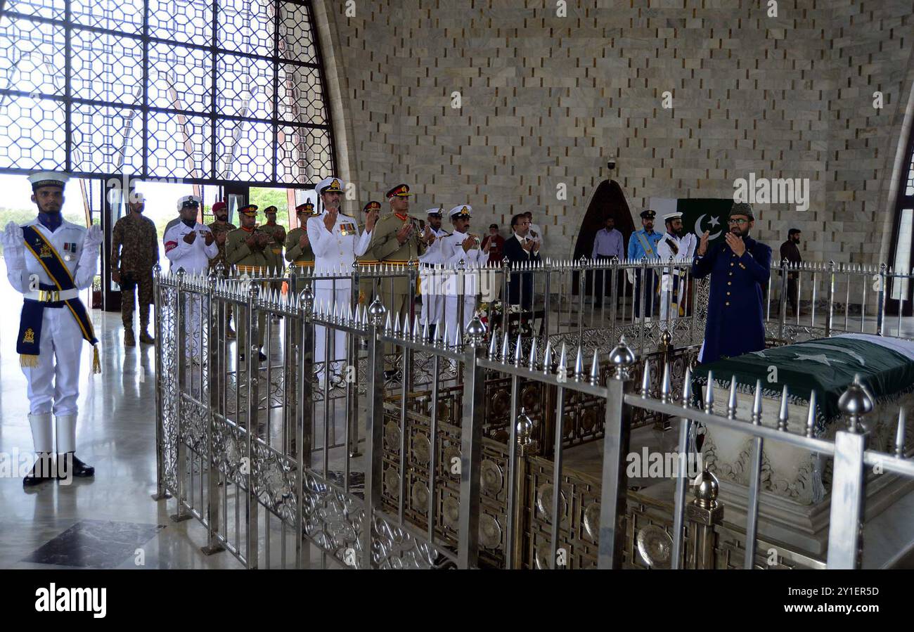 Corps Commander Karachi, Lieutenant General Babar Iftikhar offers ...