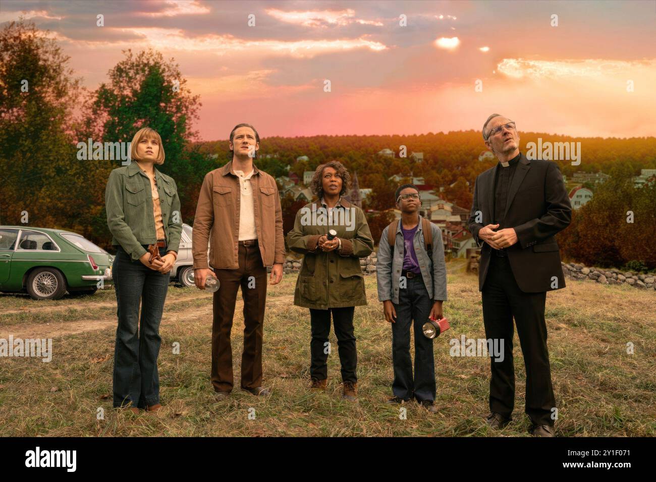 SALEM'S LOT, from left: Makenzie Leigh, Lewis Pullman, Alfre Woodard ...