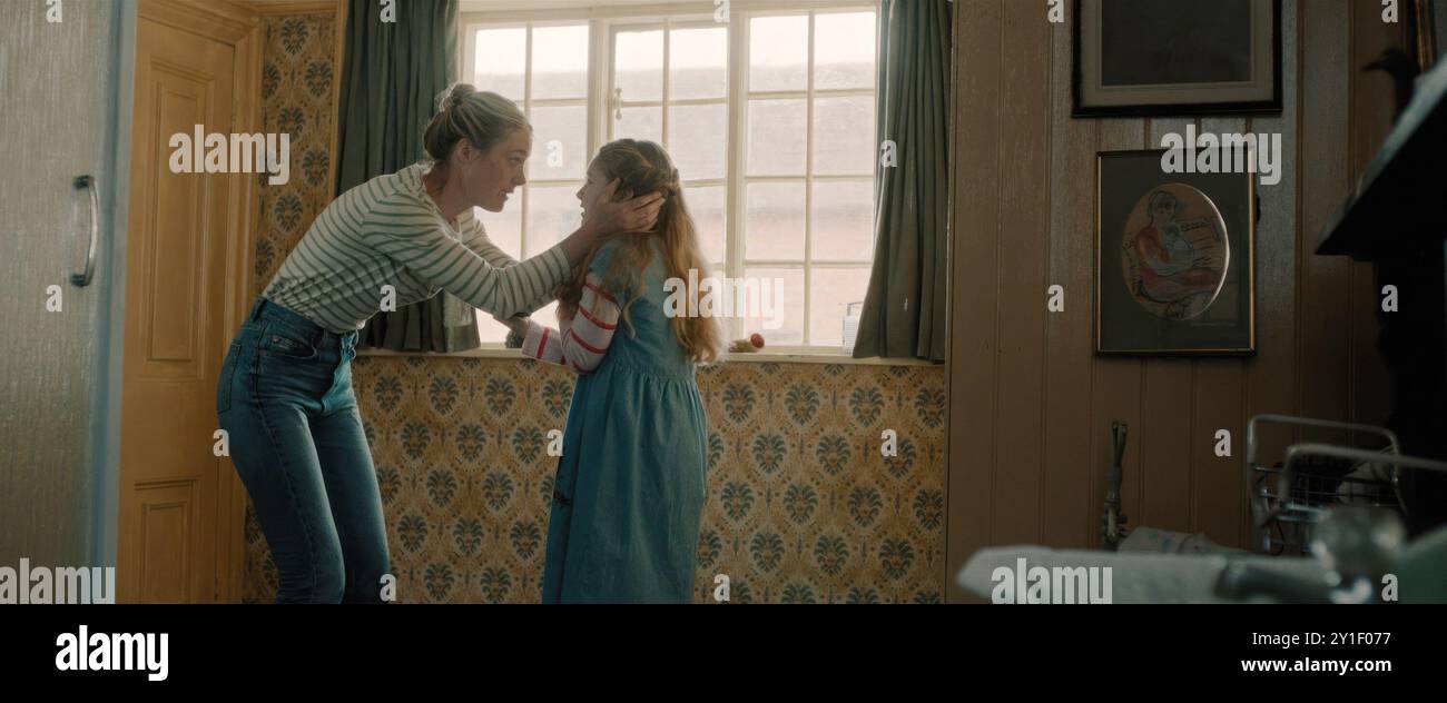 SPEAK NO EVIL, from left: Mackenzie Davis, Alix West Lefler, 2024 ...