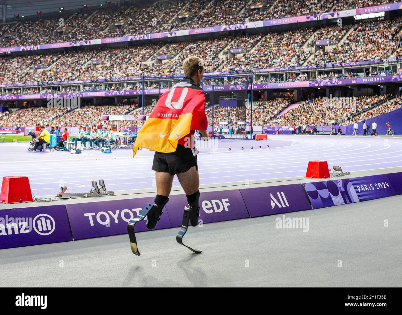 PARIS, FRANCE - SEPTEMBER 06: Johannes Floors of germany celebrates ...