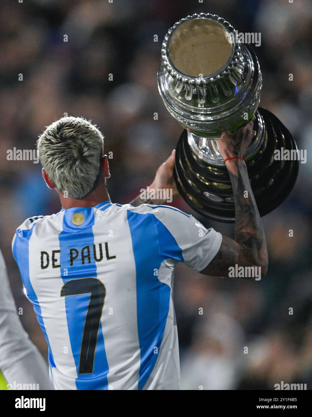 BUENOS AIRES, ARGENTINA - SEPTEMBER 05: Rodrigo De Paul celebrate with ...