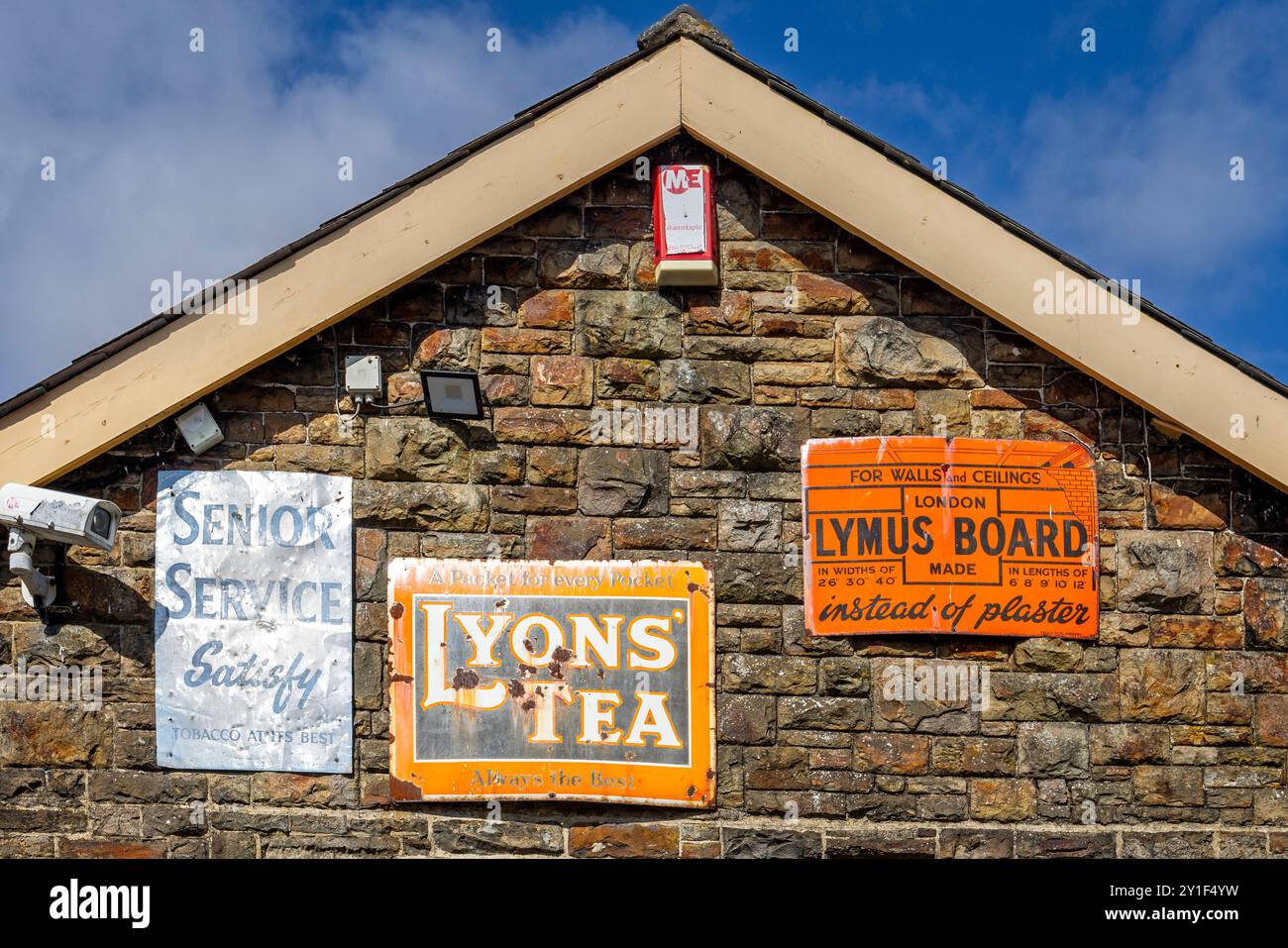 Lymus board sign hi-res stock photography and images - Alamy