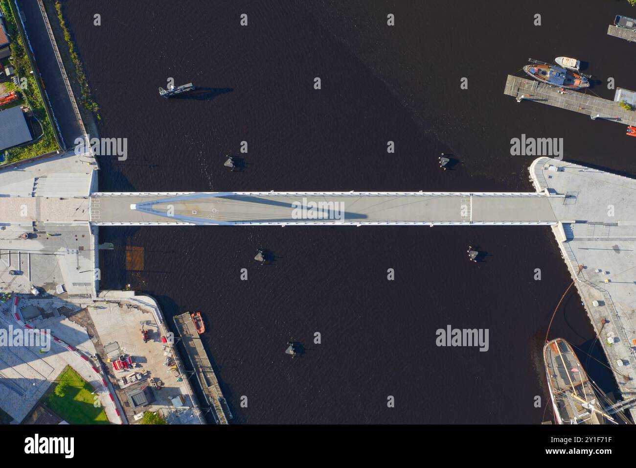 Govan to Partick pedestrian and cycle bridge over the River Clyde in ...