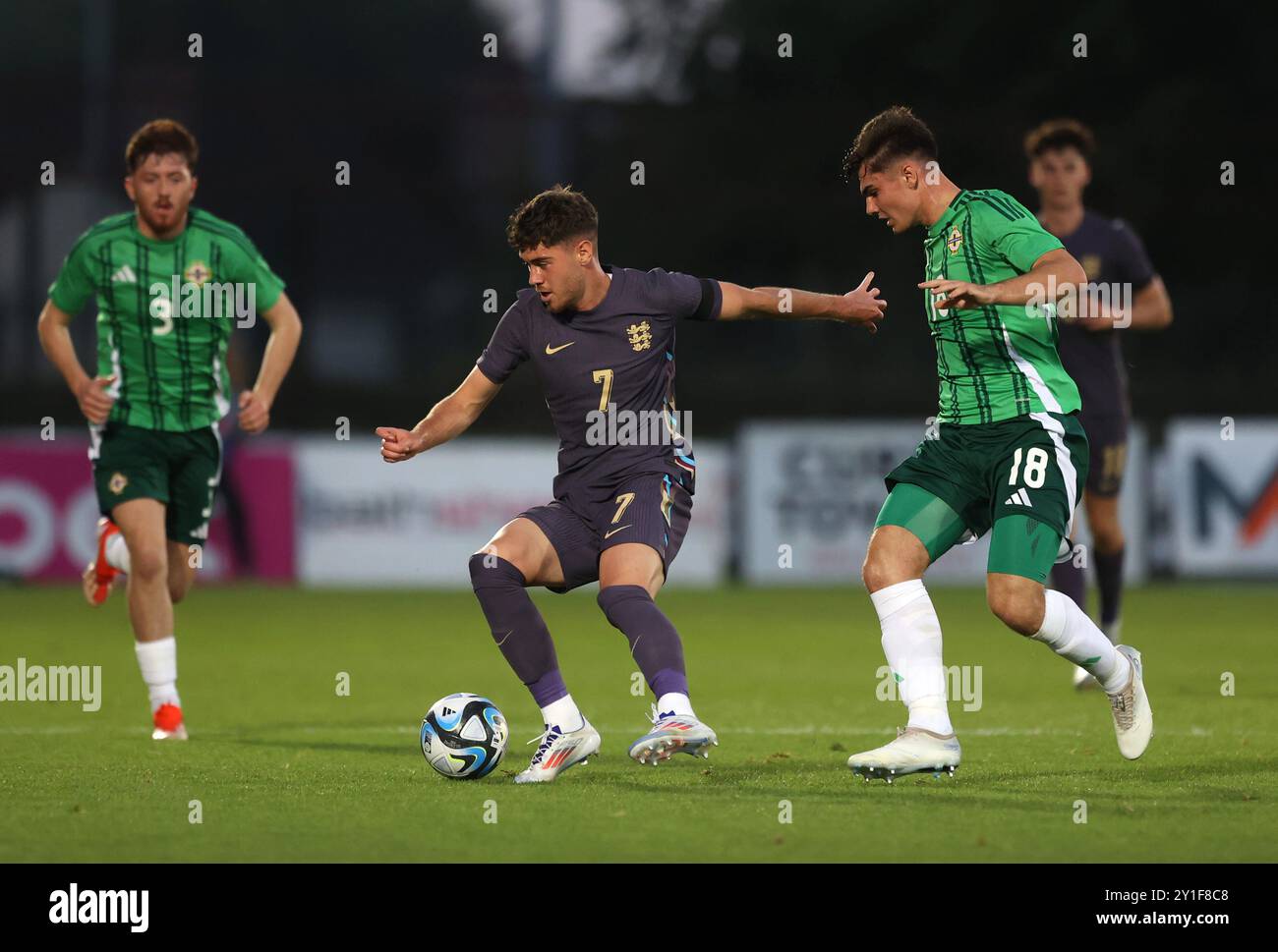 Darren robinson northern ireland under 21 hi-res stock photography and ...