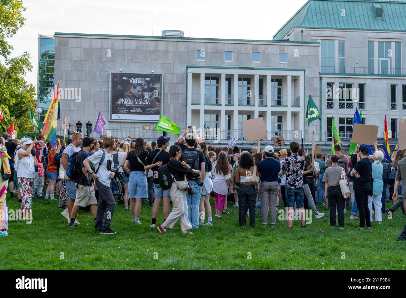 Protests against a so-called citizens' dialogue of the AfD in the ...