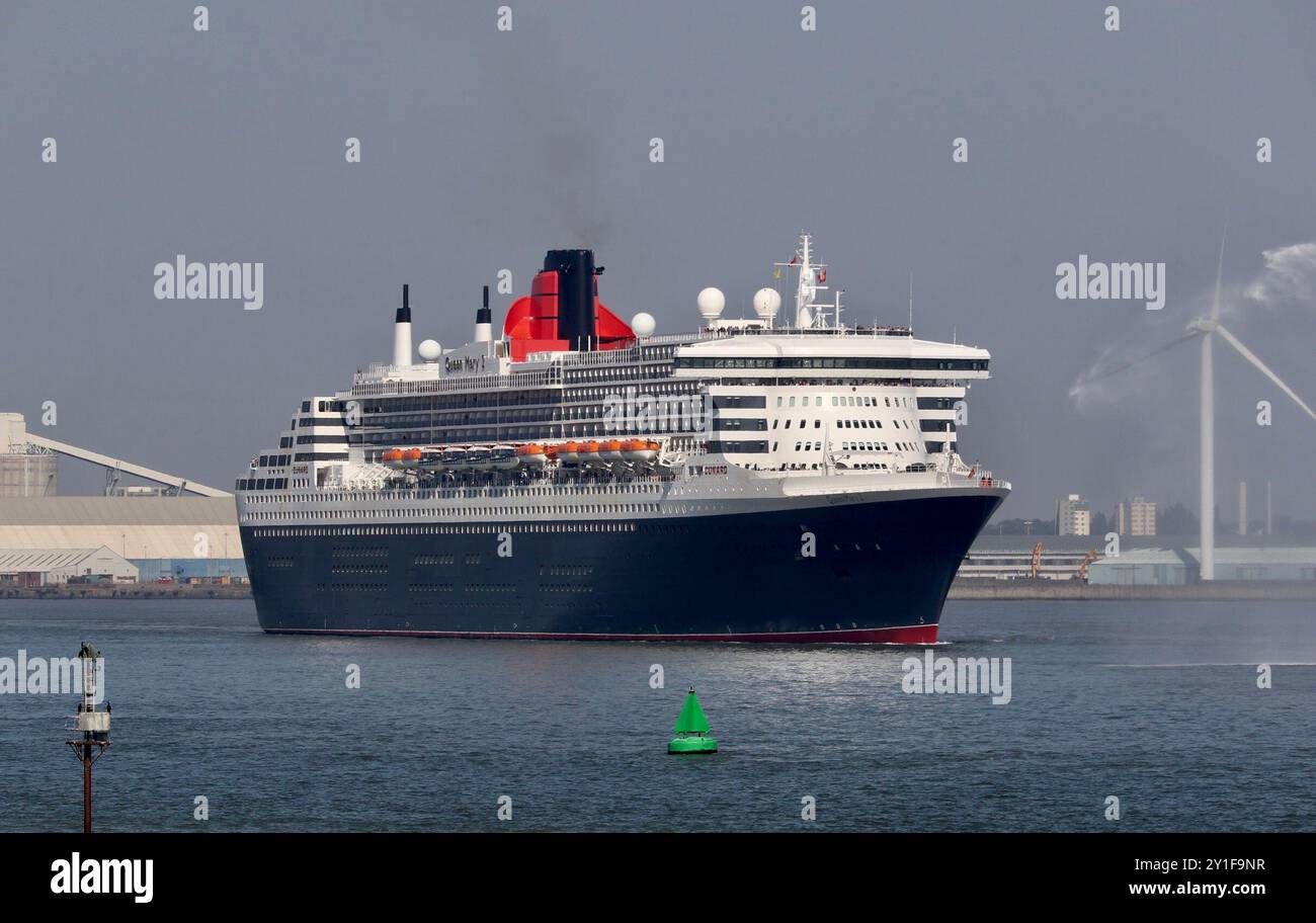 Queen Mary’s 400th Transatlantic voyage Stock Photo - Alamy