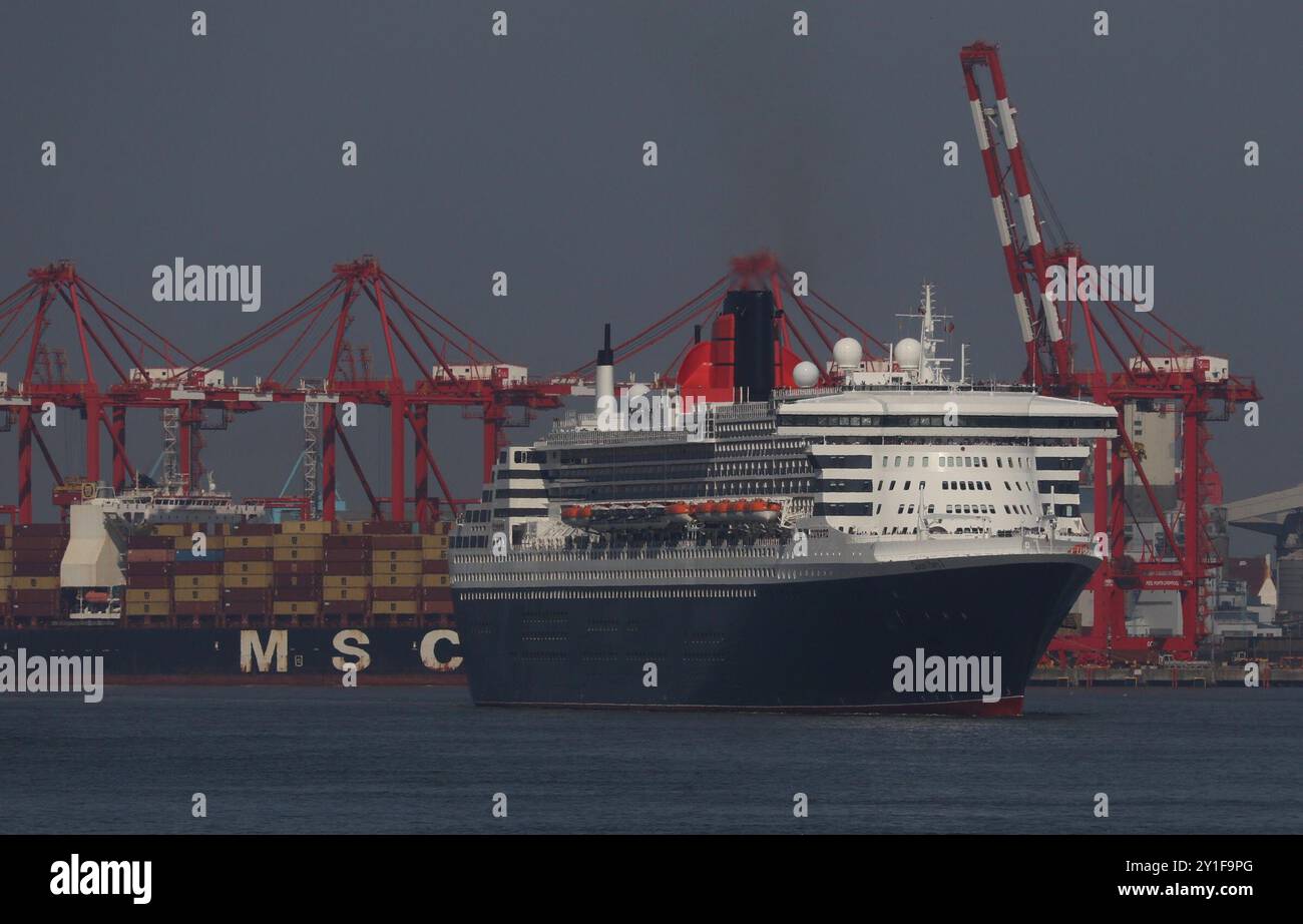 Queen Mary’s 400th Transatlantic voyage Stock Photo - Alamy