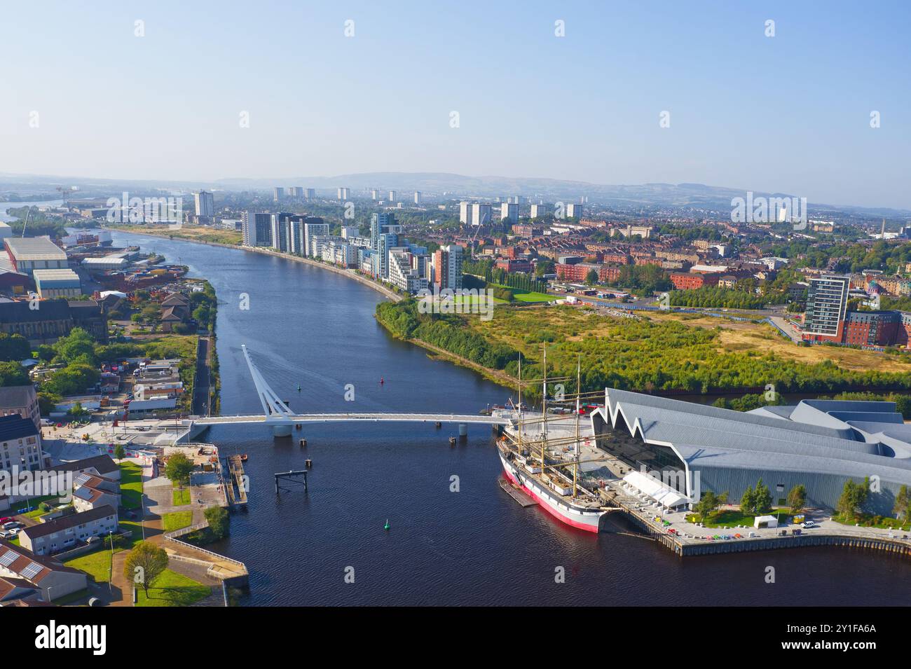 Govan to Partick pedestrian and cycle bridge over the River Clyde in ...