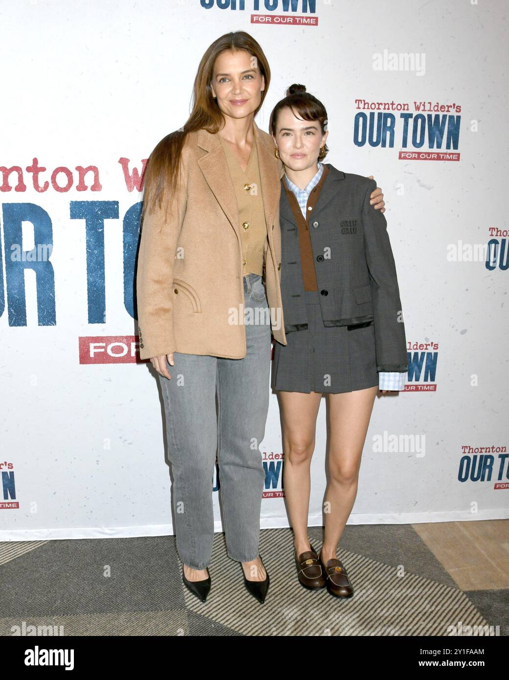 Katie Holmes Zoey Deutch Photo Call For Thornton Wilder S Our Town Photo Op The Algonquin