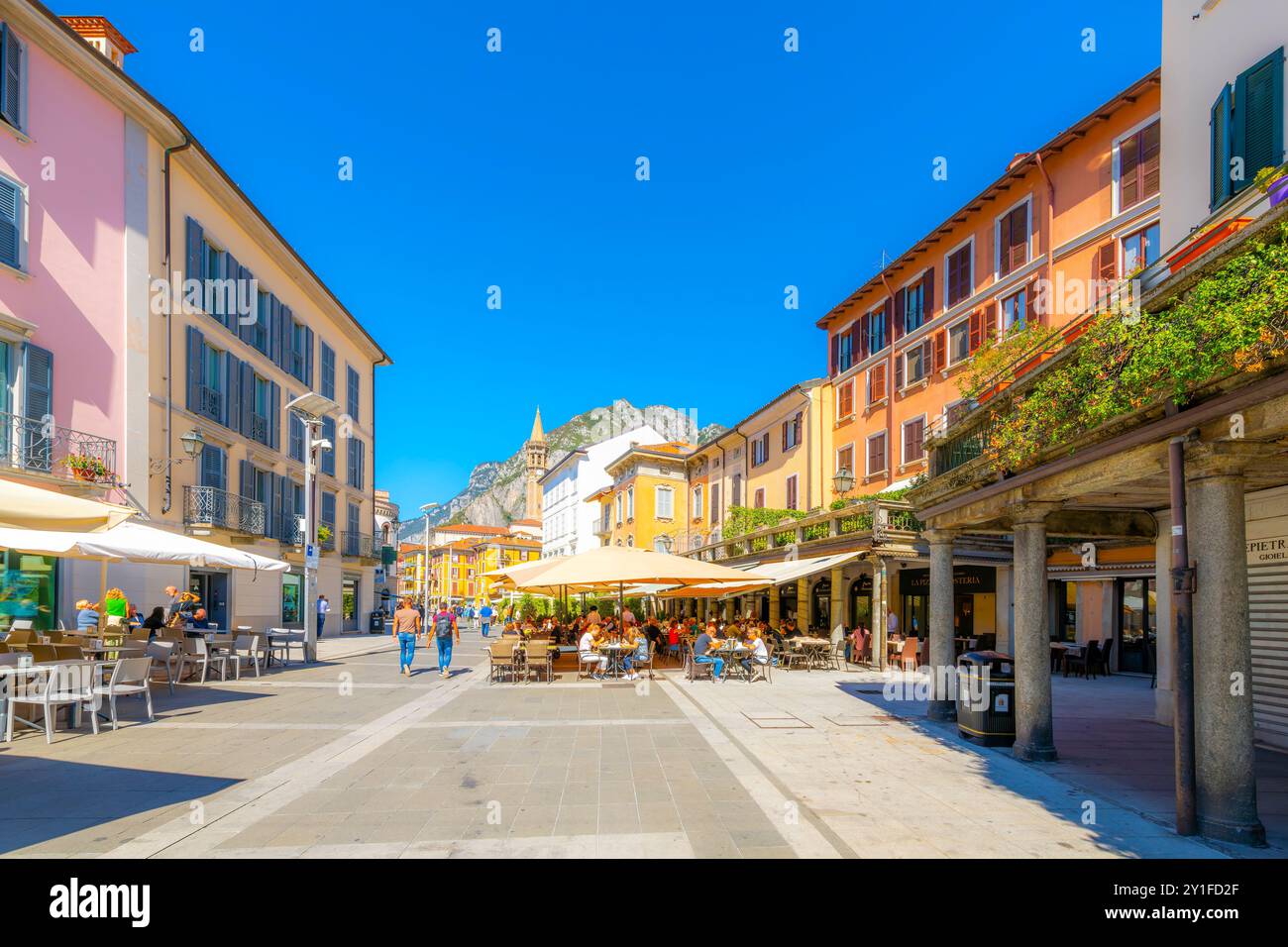 Lungolago di lecco hi-res stock photography and images - Alamy