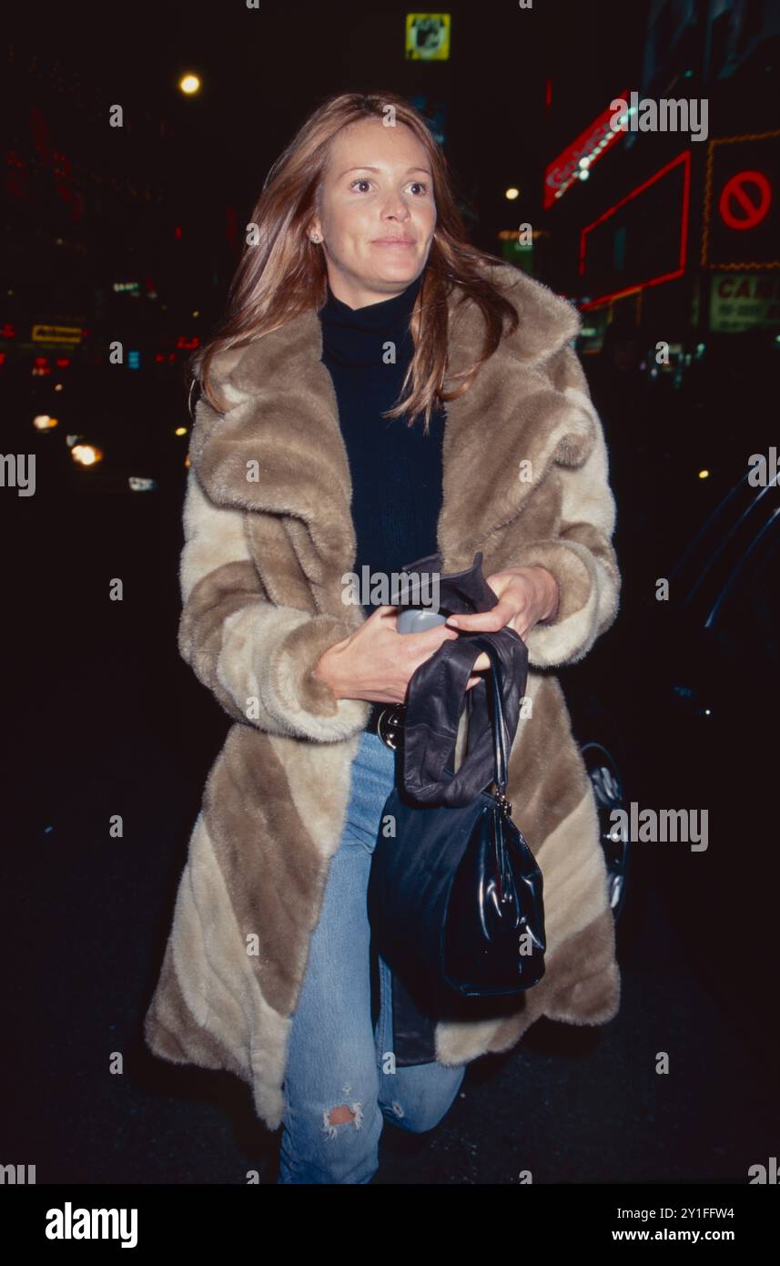 Elle Macpherson attends the premiere of "Beautiful Girls" at the ...