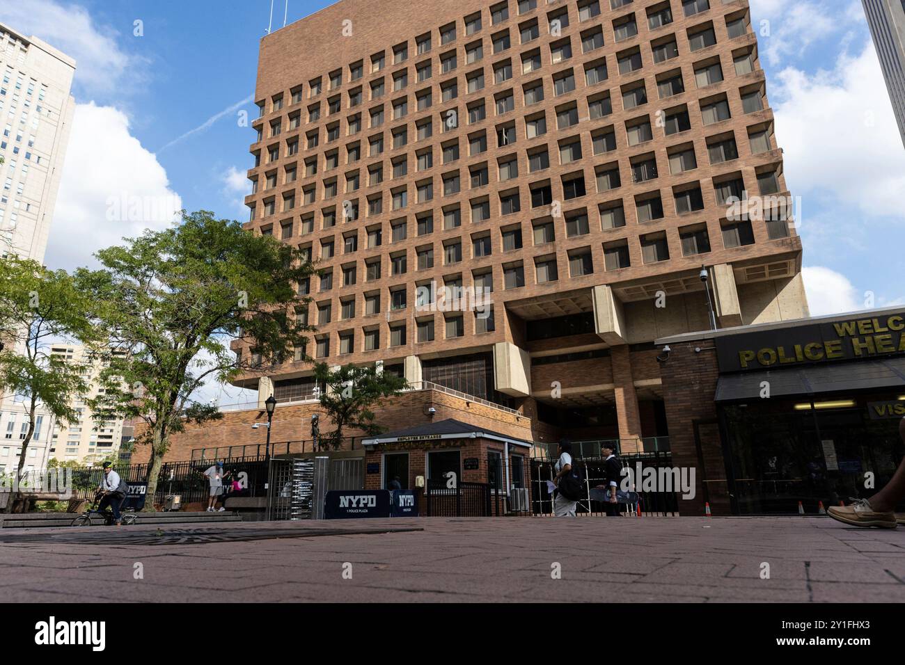 The exterior of the New York City Police Department's headquarters at 1 ...