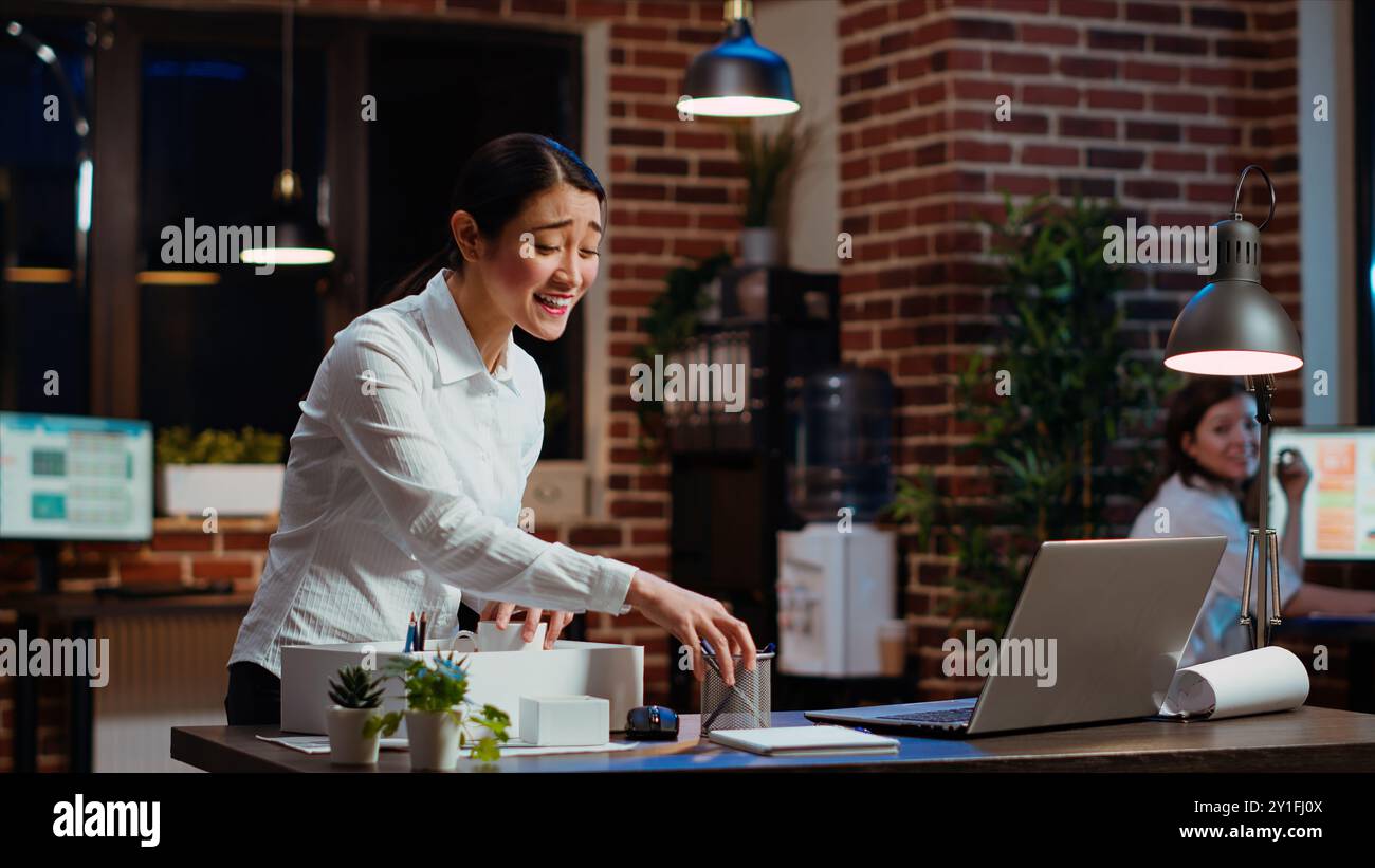 Singing desk hi-res stock photography and images - Alamy