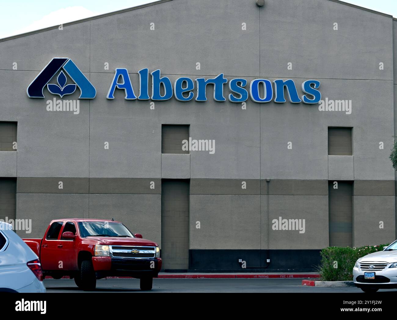 Albertsons exterior hi-res stock photography and images - Alamy