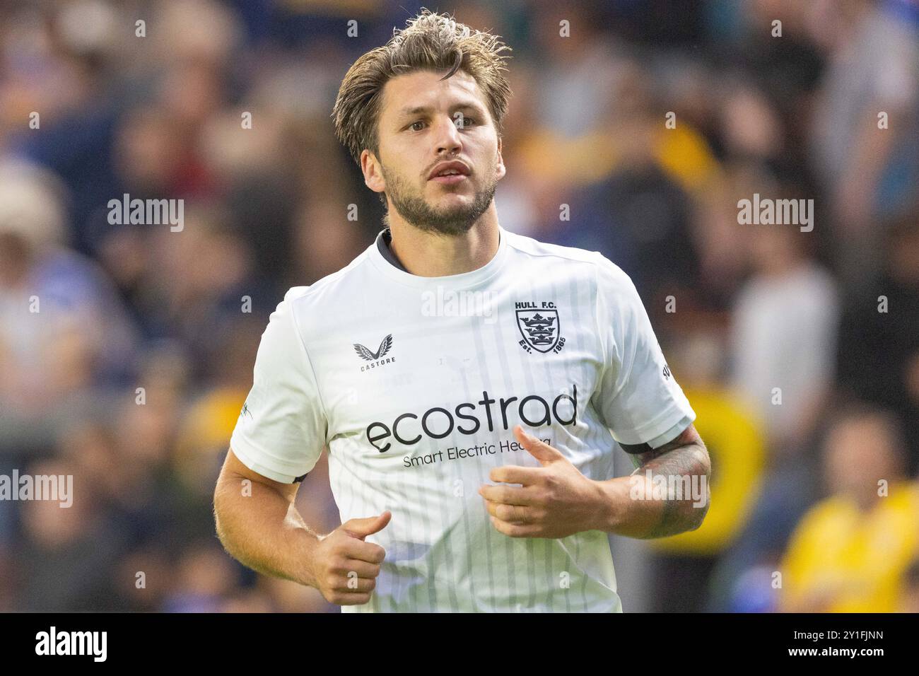 Tom Briscoe #44 of Hull fc warming up Stock Photo - Alamy