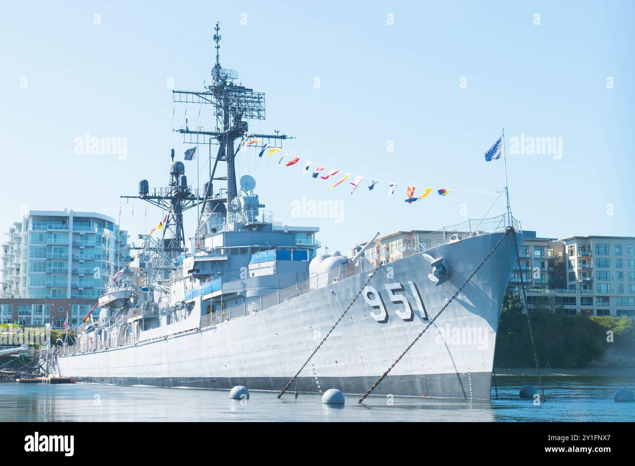 Forrest Sherman-class destroyer USS Turner Joy (DD 951), a Vietnam War ...