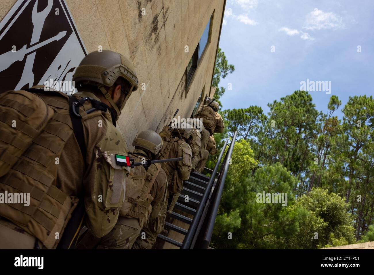 Soldiers with the United Arab Emirates Al Forsan Brigade, Presidential ...