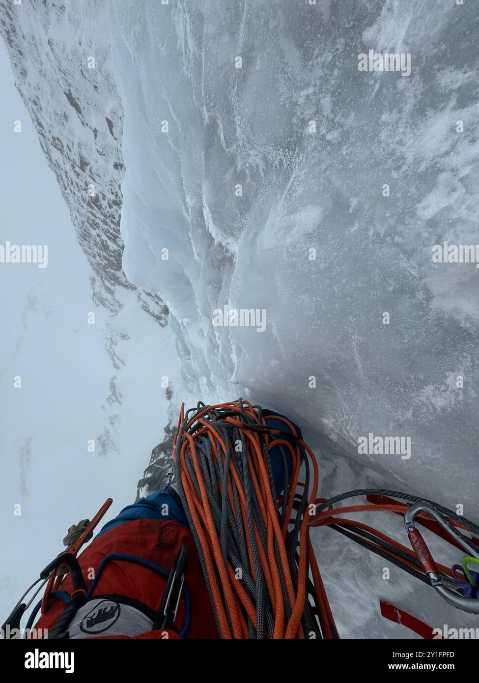 Hielo fuego hi-res stock photography and images - Alamy