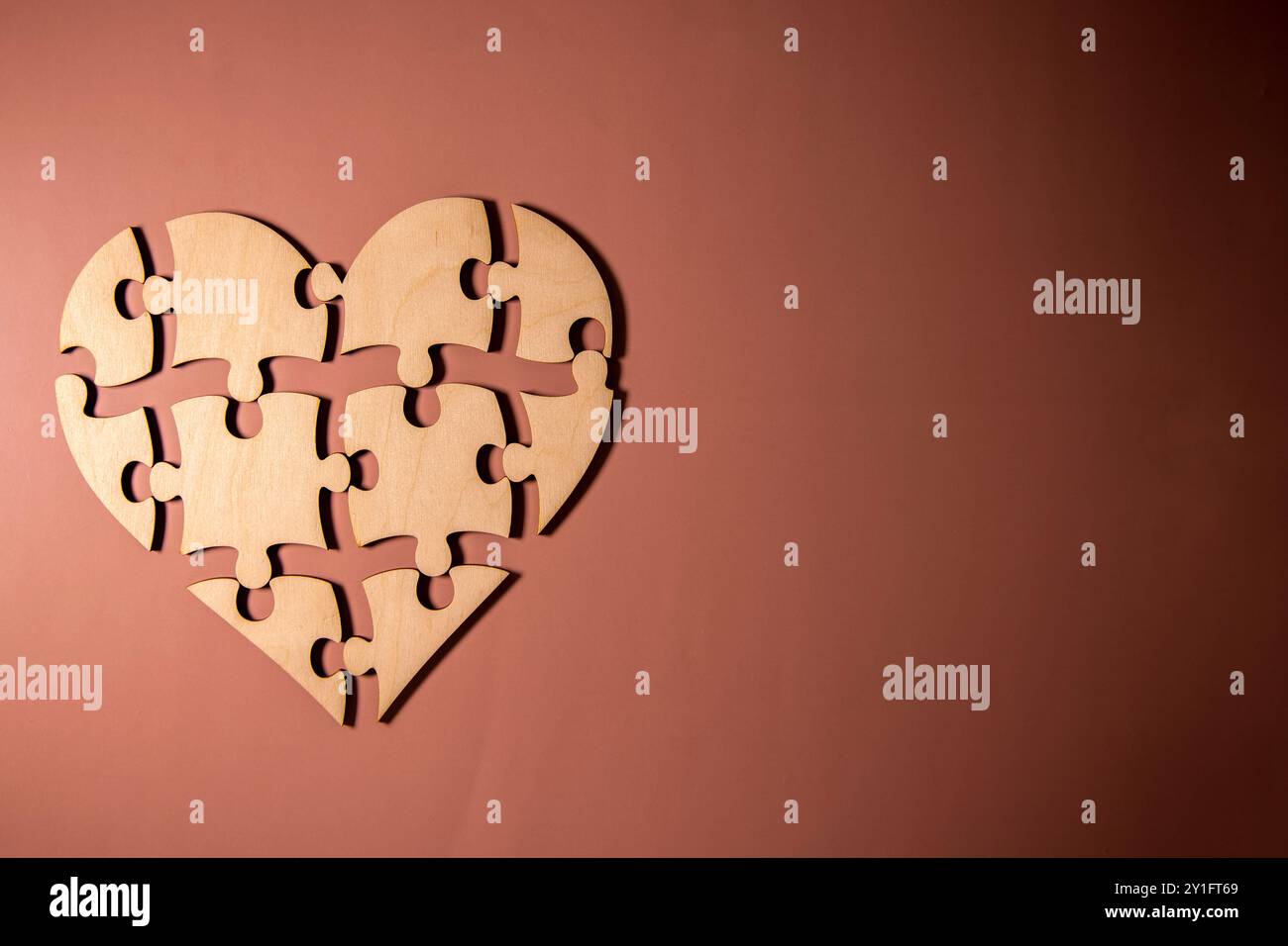 Heart object made of puzzle pieces. Make complete heart. Jigsaw puzzle ...