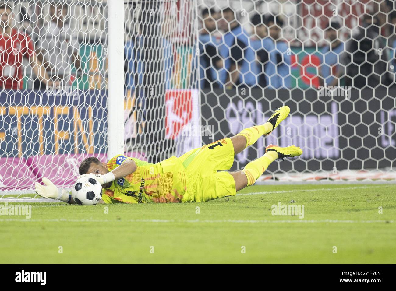 Daniel Heuer Fernandes (Hamburger SV, Goalkeeper, #1), 2nd Bundesliga ...