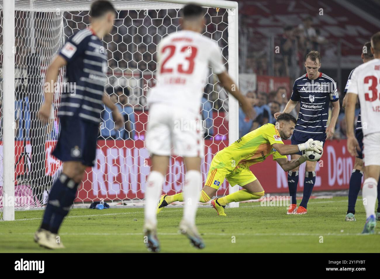 Daniel Heuer Fernandes (Hamburger SV, Goalkeeper, #1), 2nd Bundesliga ...