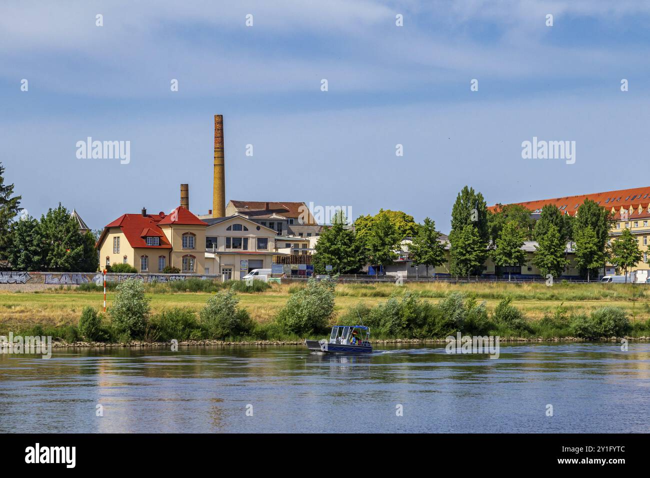 Smokestack bicycle hi-res stock photography and images - Alamy