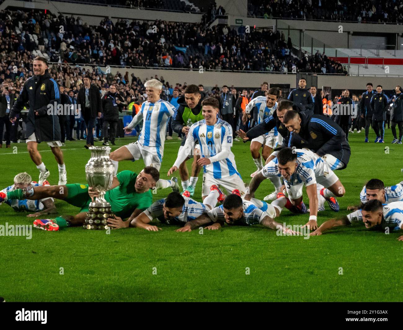 The Argentine national soccer team at the Monumental Stadium playing ...