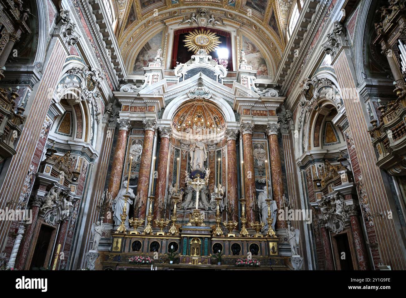 Gesu nuovo church new jesus church naples italy main altarjesuit hi-res ...