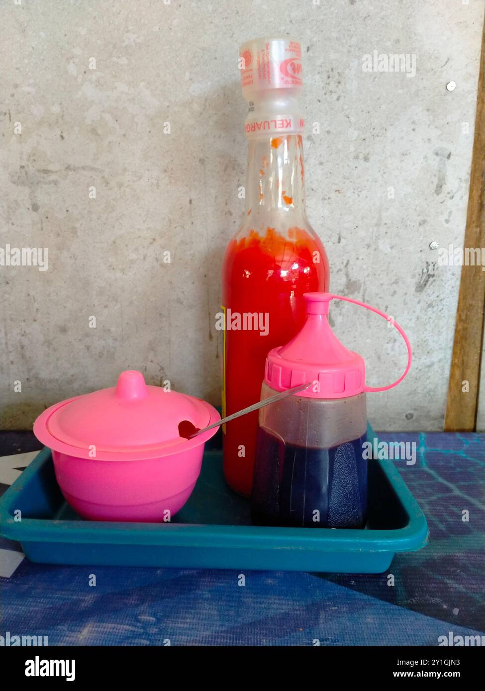 sauces, soy sauce, chili sauce in containers at food stalls Stock Photo ...