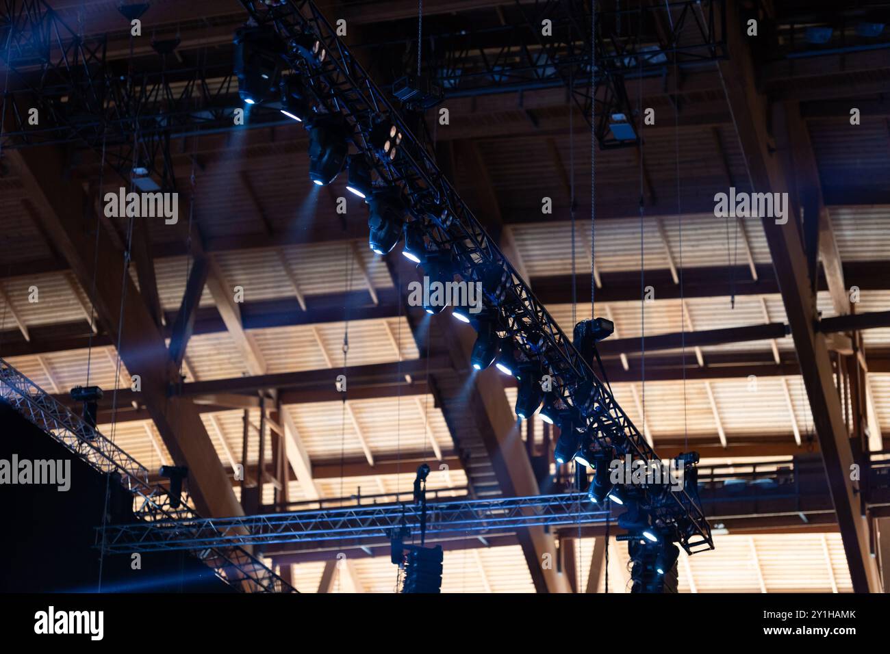 Spotlights on ceiling illuminate concert hi-res stock photography and ...