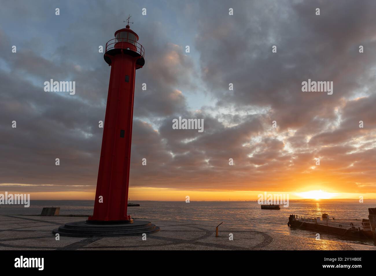 Ferry de cacilhas hi-res stock photography and images - Alamy