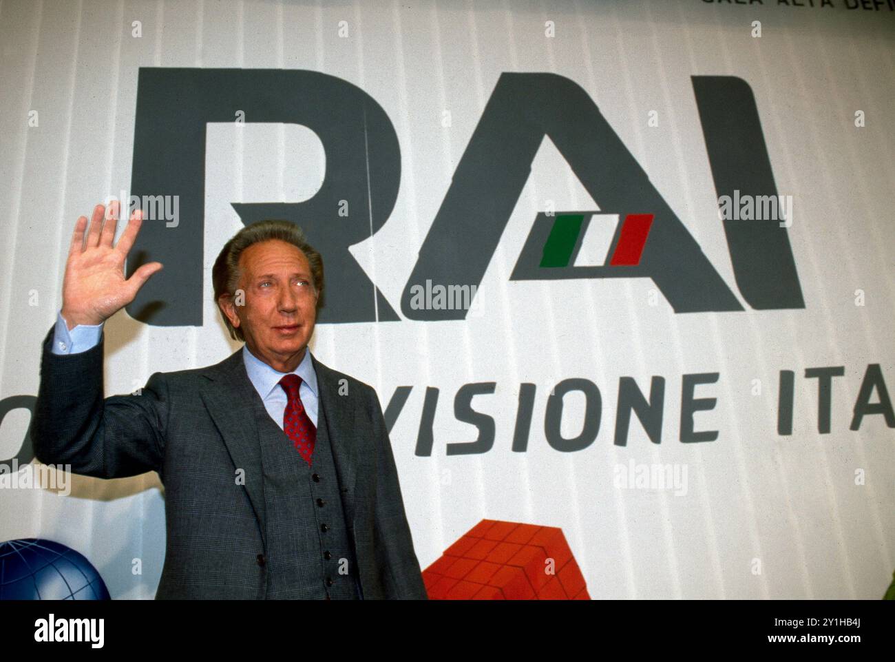 © lapresse archivio storico spettacolo televisione anni '90 Mike ...