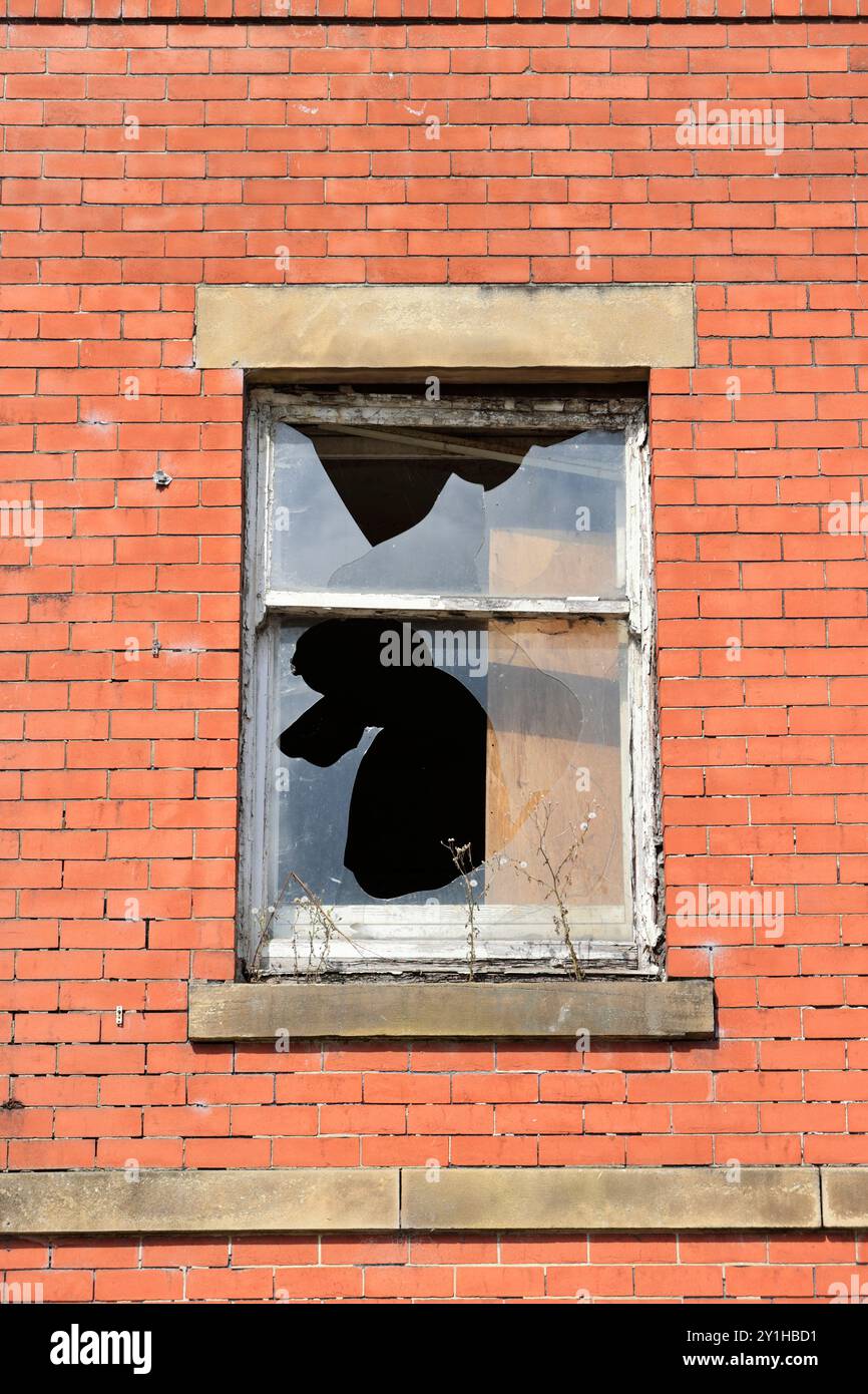 Broken lintel hi-res stock photography and images - Alamy