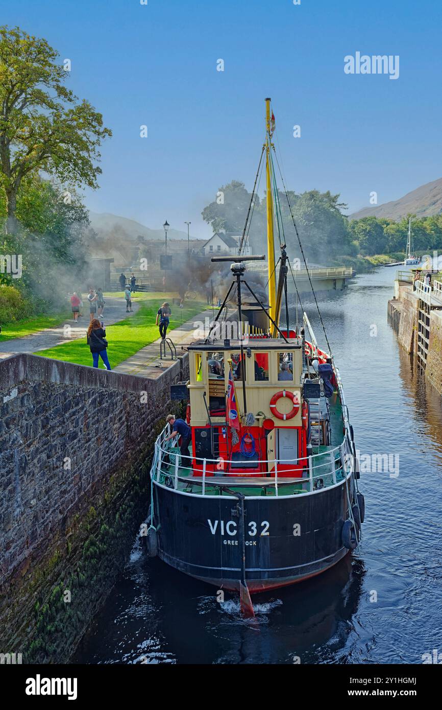 Neptunes Staircase Banavie Fort William Scotland Puffer Steamboat S.L ...