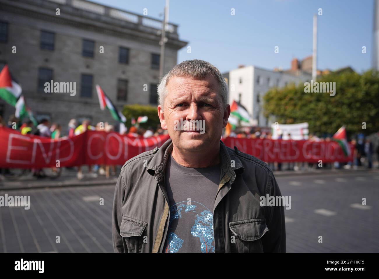 Profit solidarity politician hi-res stock photography and images - Alamy