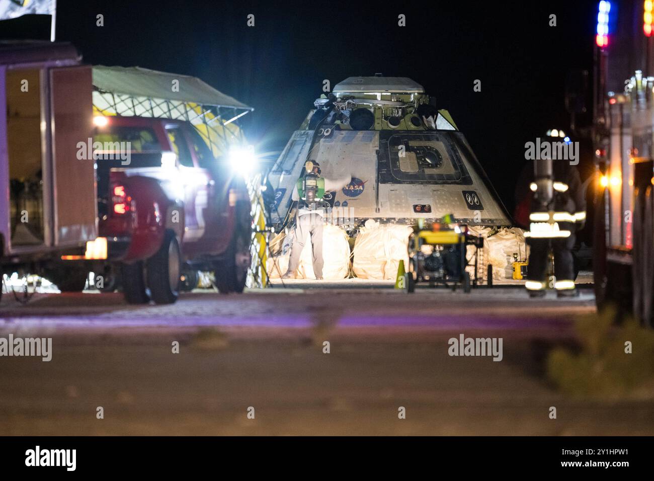 White Sands, United States. 10th June, 2020. Boeing and NASA recovery ...
