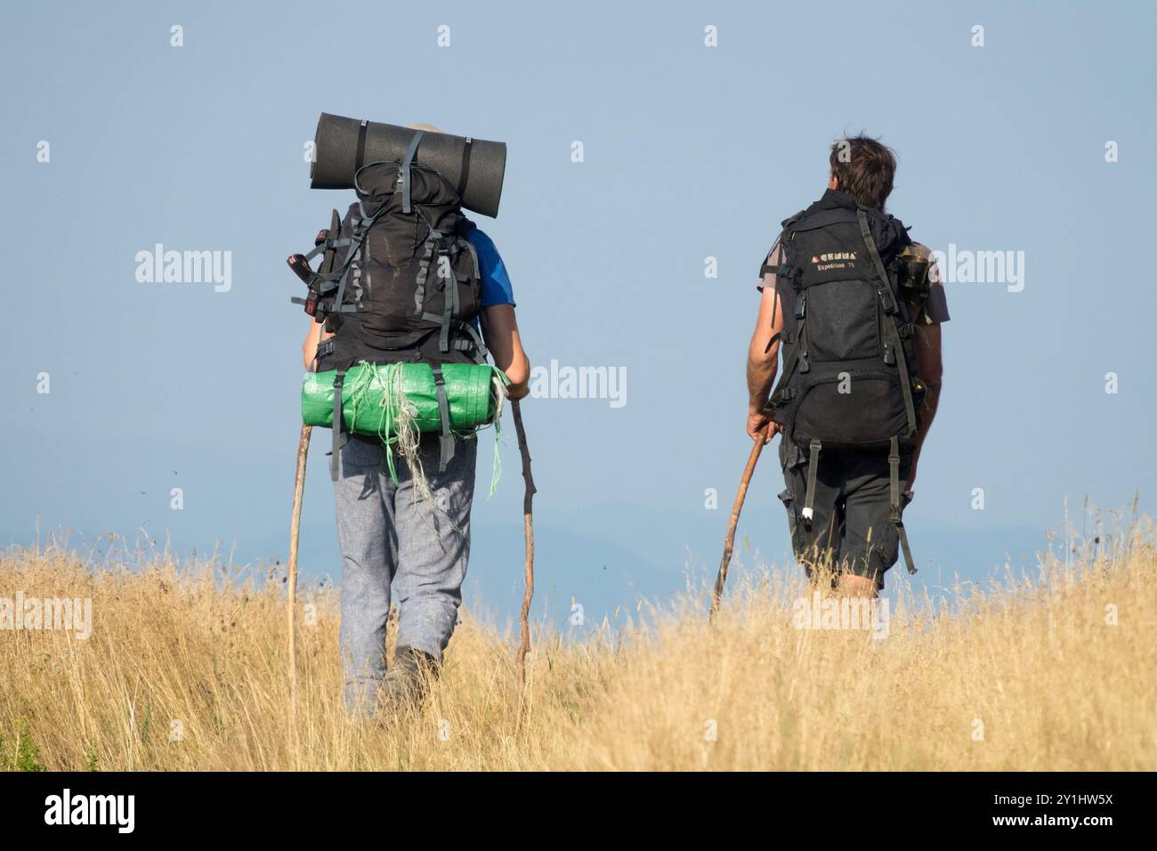 Back view tourist walking hi-res stock photography and images - Alamy