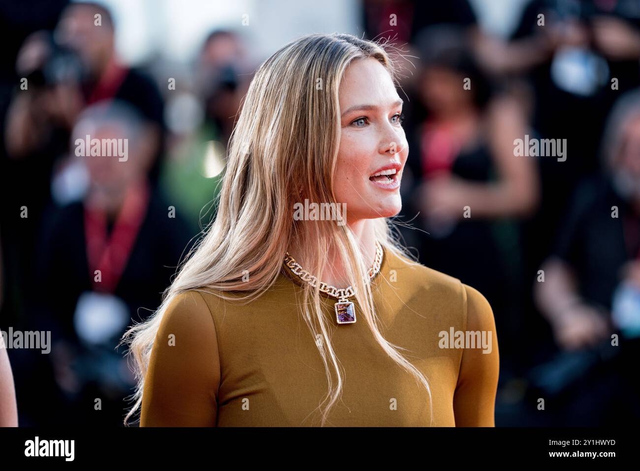 VENICE, ITALY - SEPTEMBER 06: Bar Refaeli attends the "Nuovo IMAE Award ...