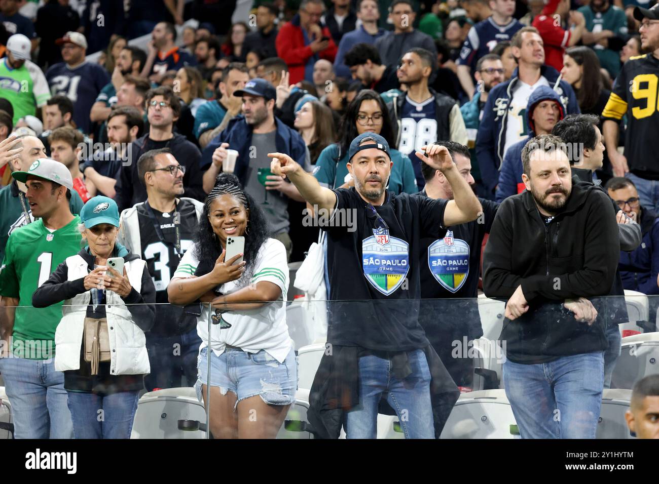 Fans cheer the Philadelphia Eagles against the Green Bay Packers during ...
