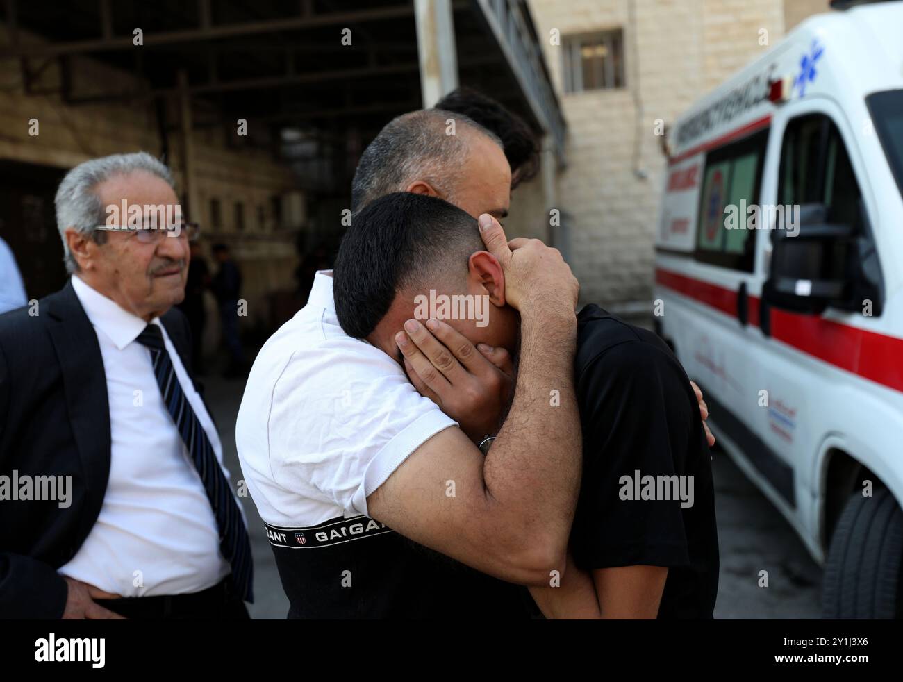 Nablus. 7th Sep, 2024. Relatives mourn the death of 13-year-old Bana ...