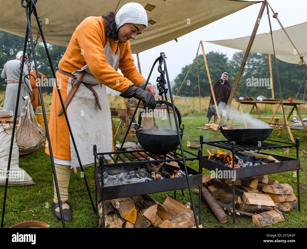 Medieval scotland chicken hi-res stock photography and images - Alamy