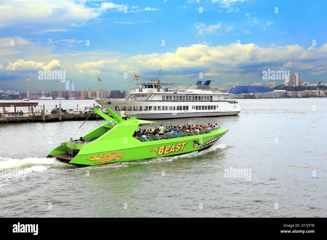 High performance boat hi-res stock photography and images - Alamy