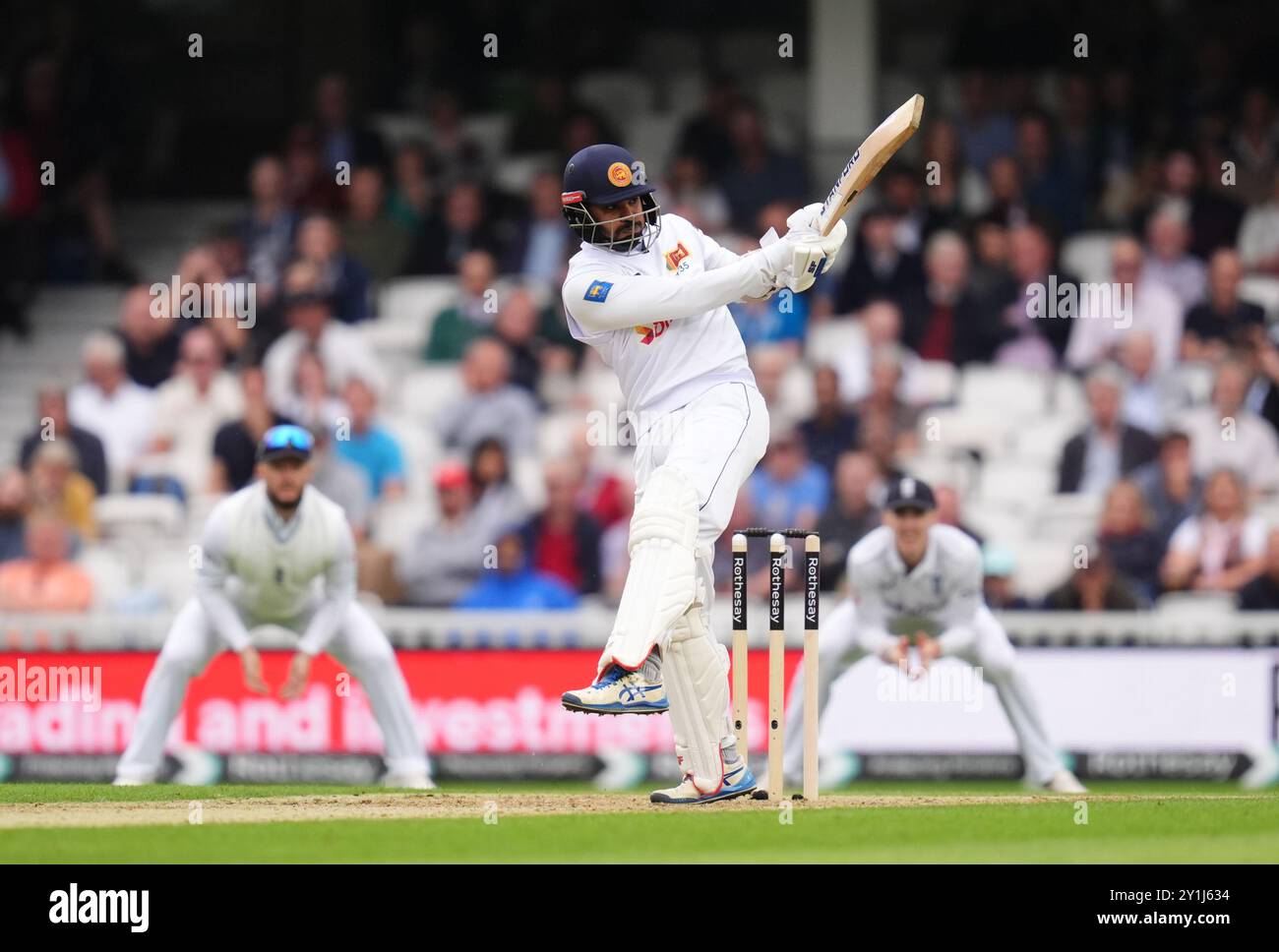 Sri Lanka's Dhananjaya de Silva bats during day two of the Third ...