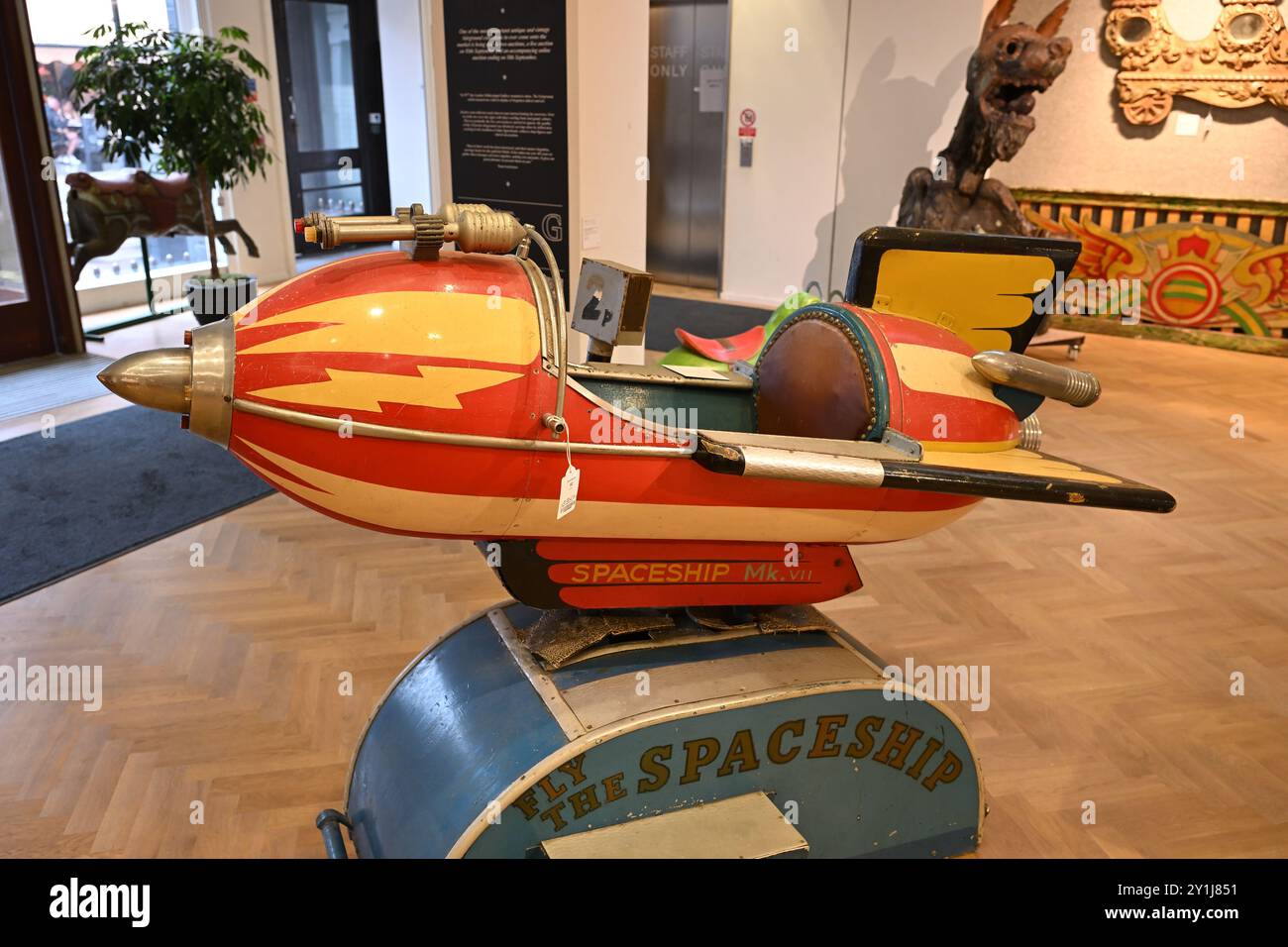 Coin operated ride hi-res stock photography and images - Alamy