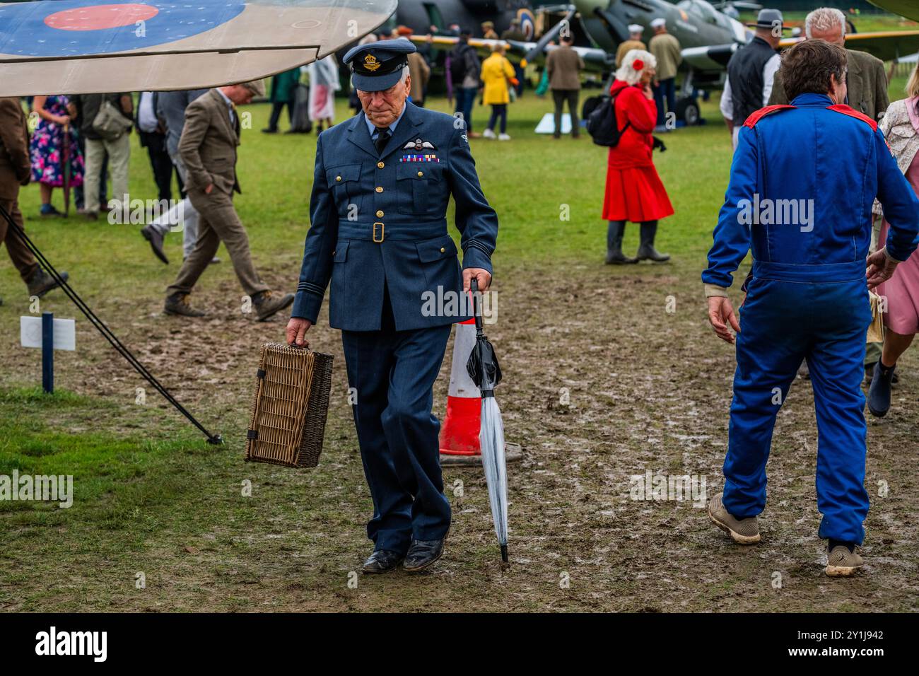 Raf officer hi-res stock photography and images - Alamy