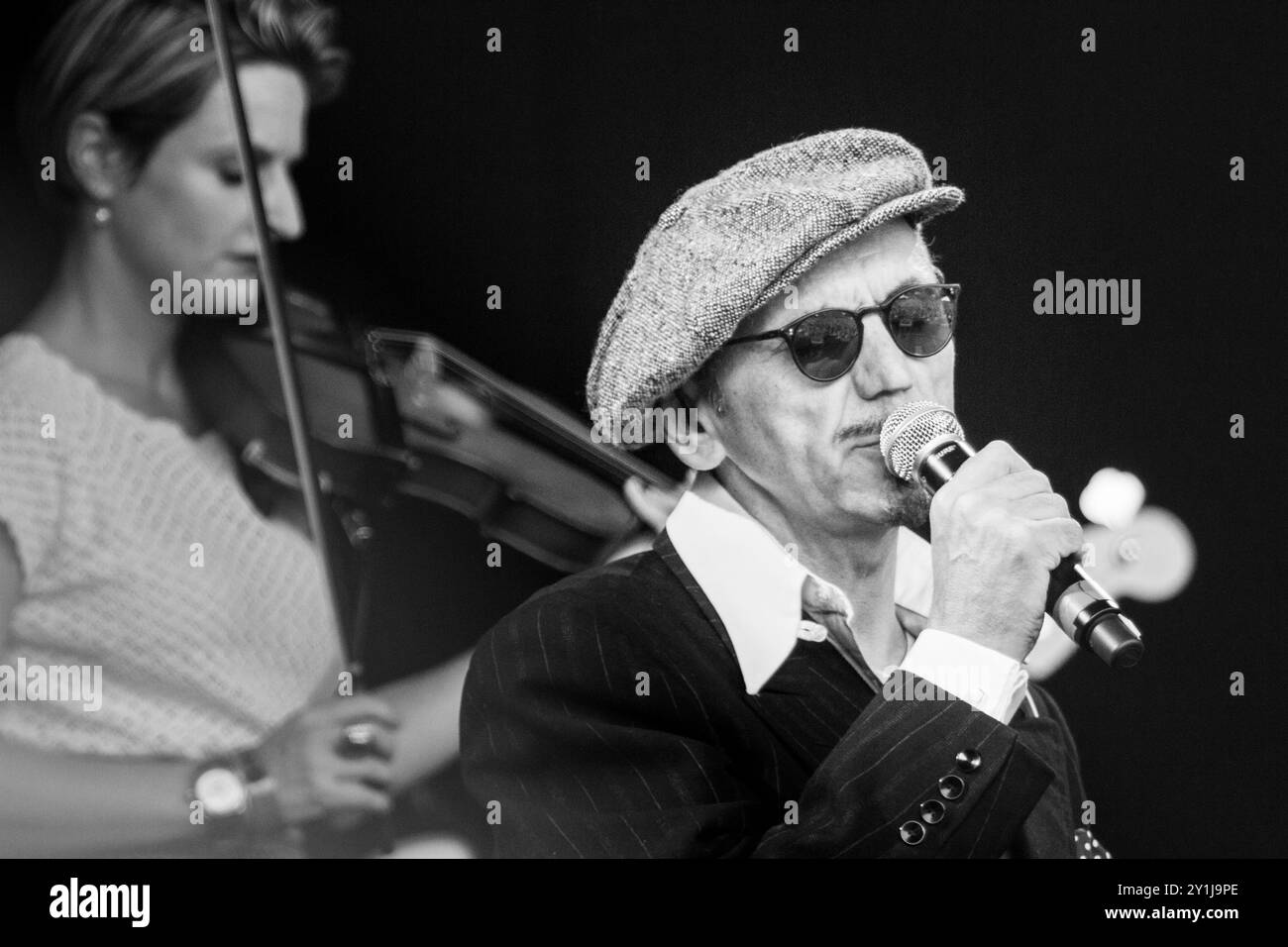 Lucy morgan dexys Black and White Stock Photos & Images - Alamy