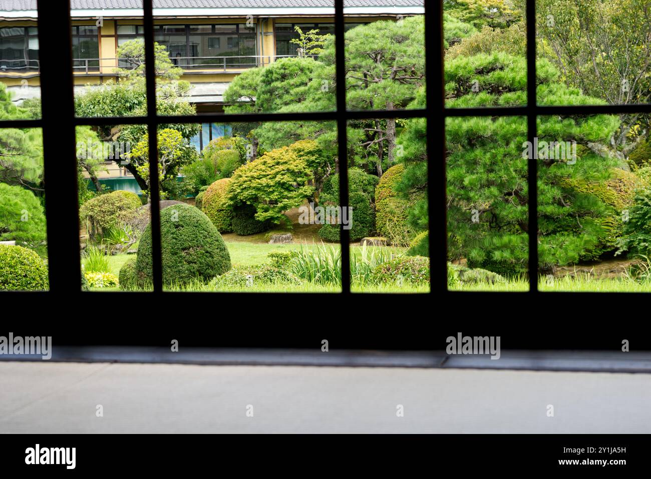 Japanese zen garden window hi-res stock photography and images - Alamy