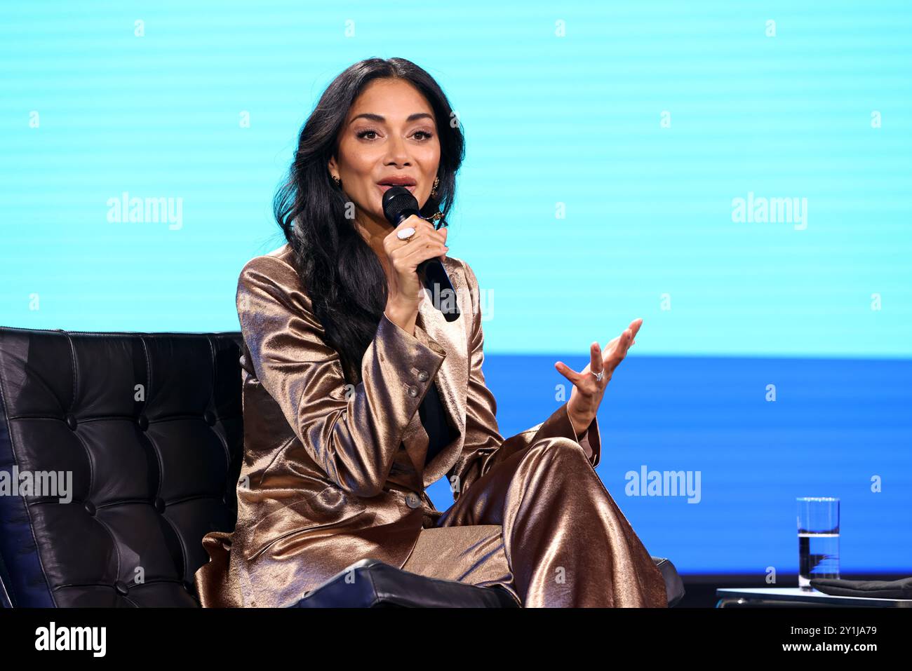 Nicole Scherzinger Born Nicole Prescovia Elikolani Valiente Us Singer