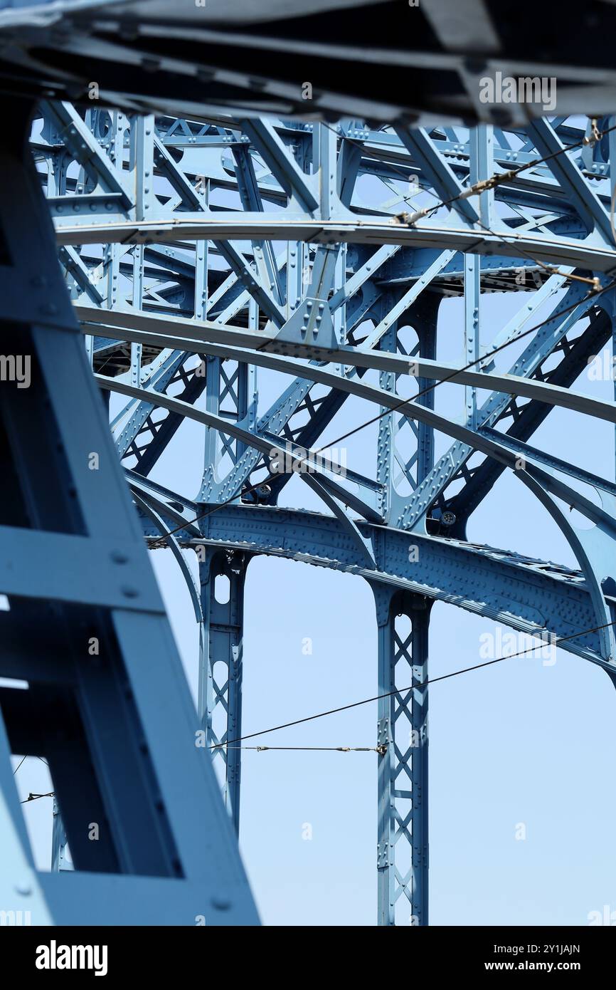 Steel girder bridge rivets hi-res stock photography and images - Alamy