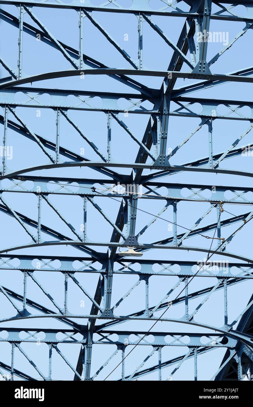 Steel girder bridge rivets hi-res stock photography and images - Alamy